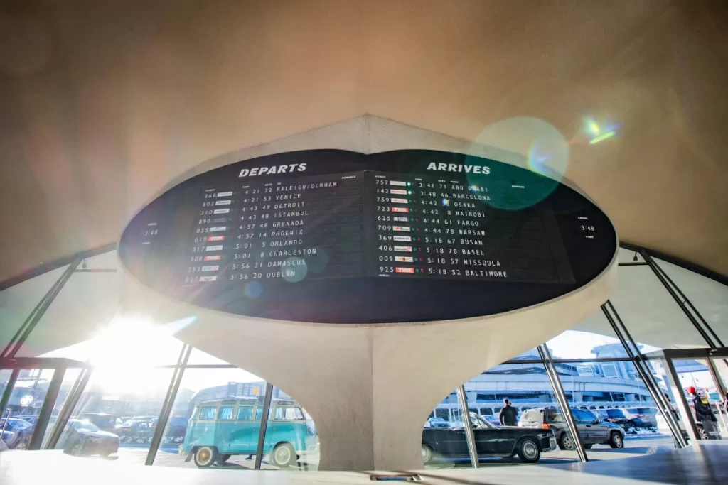 Building Commercial LED Display Screens in Transportation Hubs